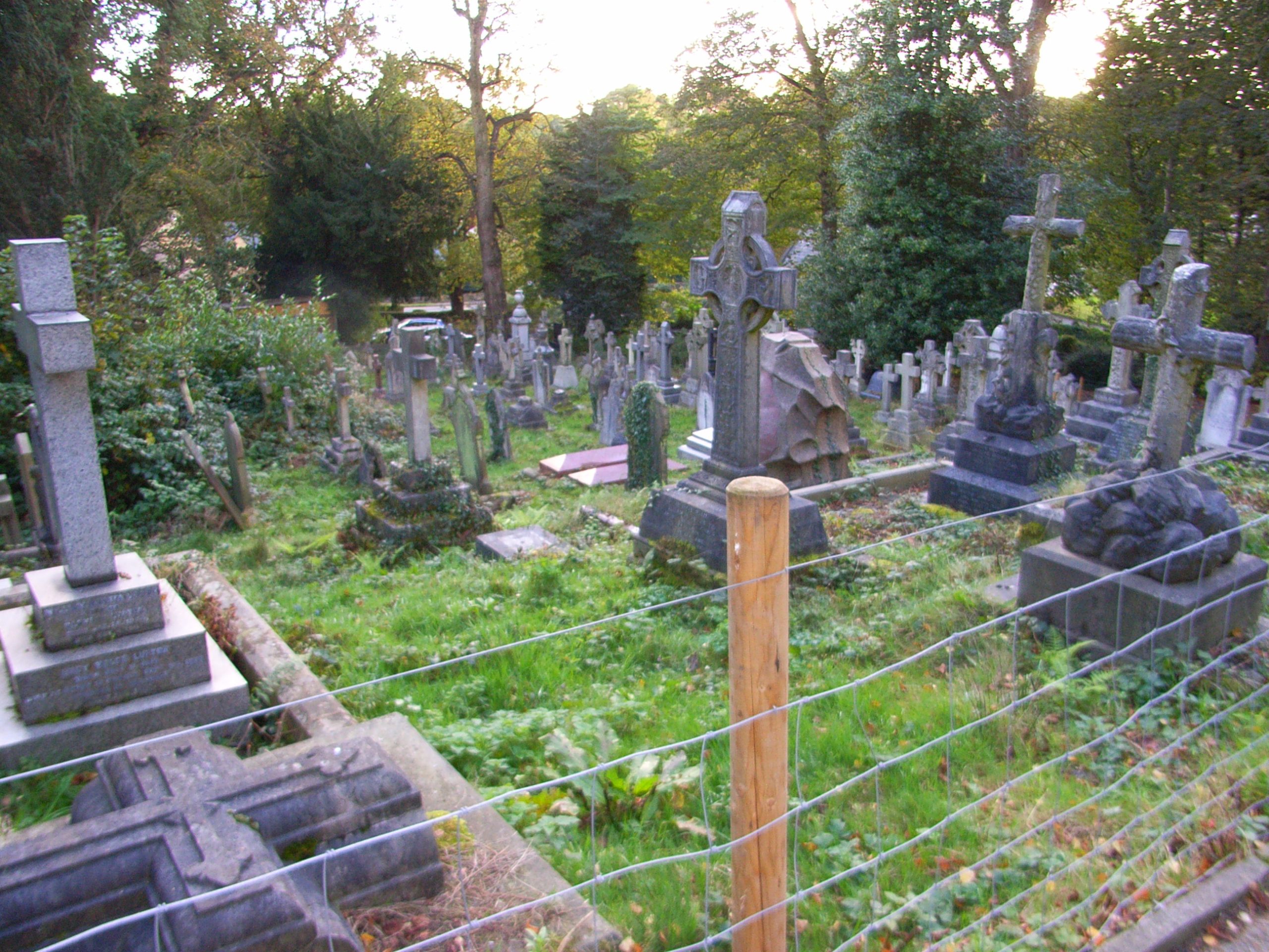 Roundhay_St_John_south_cemetery-scaled.jpg